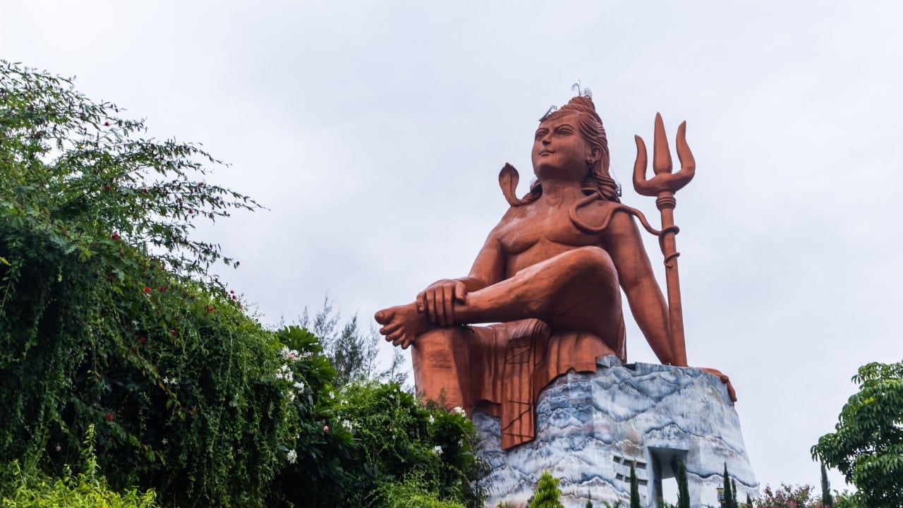 19 of the Tallest Statues In The World - The Facts Institute